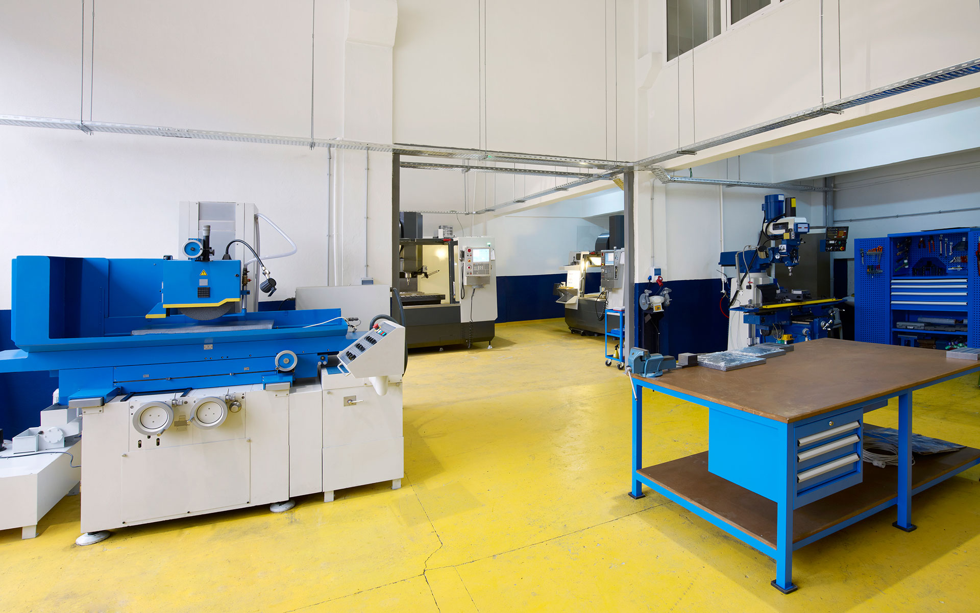 LMS and LCMS in a single training system - Projuice learning